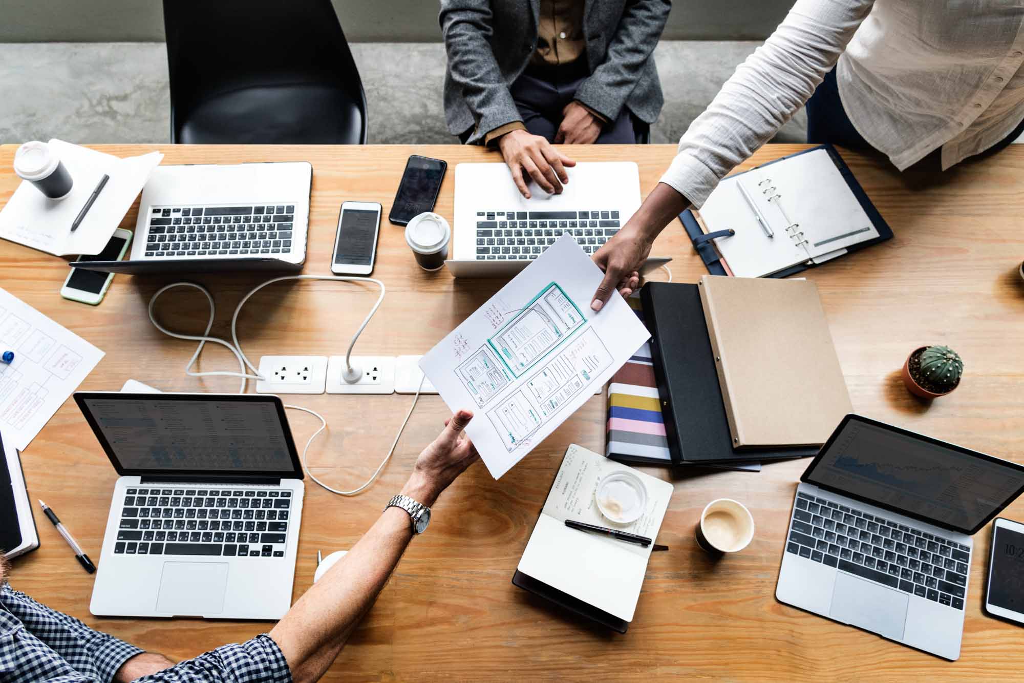 Aiku - Explore our Customer Stories in Data Engineering & Machine Learning